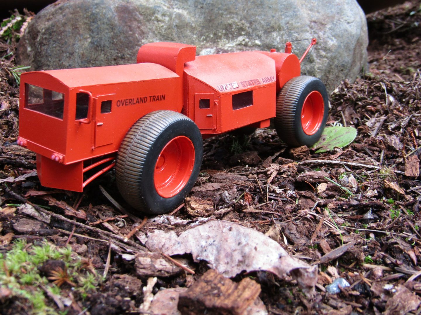 Sno-Train Model Driving up a Hill – Overland Trains